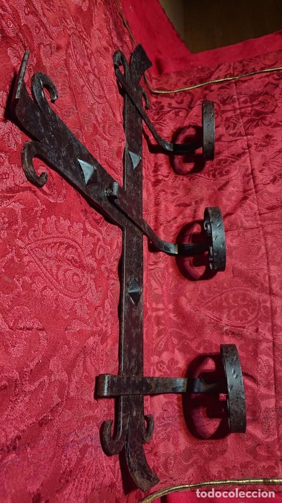antiguo perchero de forja para colgar en pared - Comprar Objetos ...