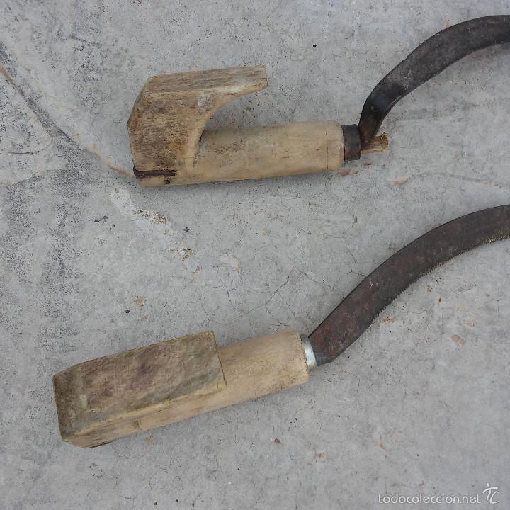 dos hoces antigüas de diferentes modelos, herra - Comprar Agricultura ...
