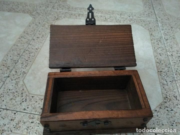 antiguo cofre de madera maciza - Comprar Baúles Antiguos en ...
