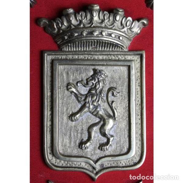 antiguo escudo de león - Comprar Antigüedades Varias en todocoleccion ...