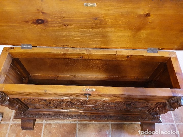 arcón antiguo en madera tallada de roble - Comprar Muebles Auxiliares ...