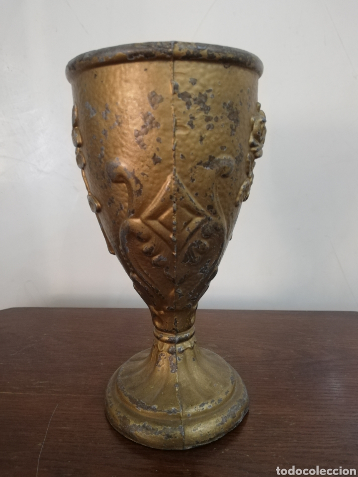 antiguo caliz o copa en calamina o metal dorado - Comprar Antigüedades ...