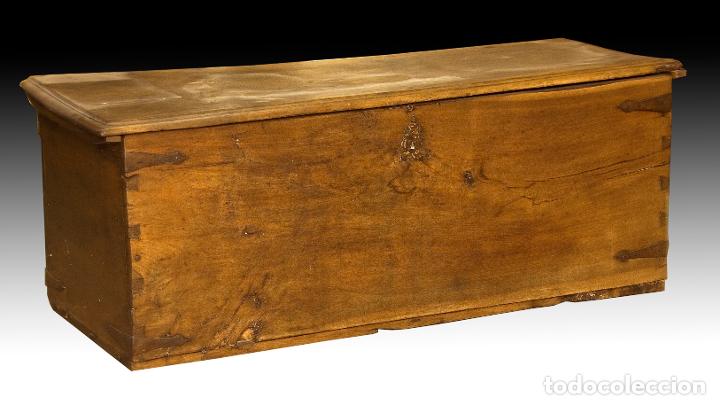 arcón. madera de nogal, hierro forjado. siglo x - Comprar Baúles ...