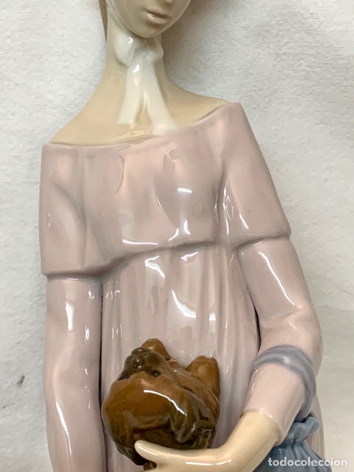 figura porcelana lladro mujer o dama con perro - Comprar Porcelana y ...