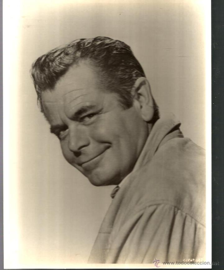 3 fichas de cacitel : john wayne , glenn ford y - Buy Photos and ...