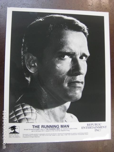 perseguido the running man - foto original b/n - Buy Pictures ...