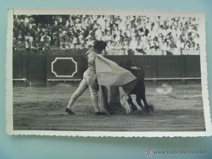 foto del torero curro romero toreando - Comprar Fotografía antigua ...