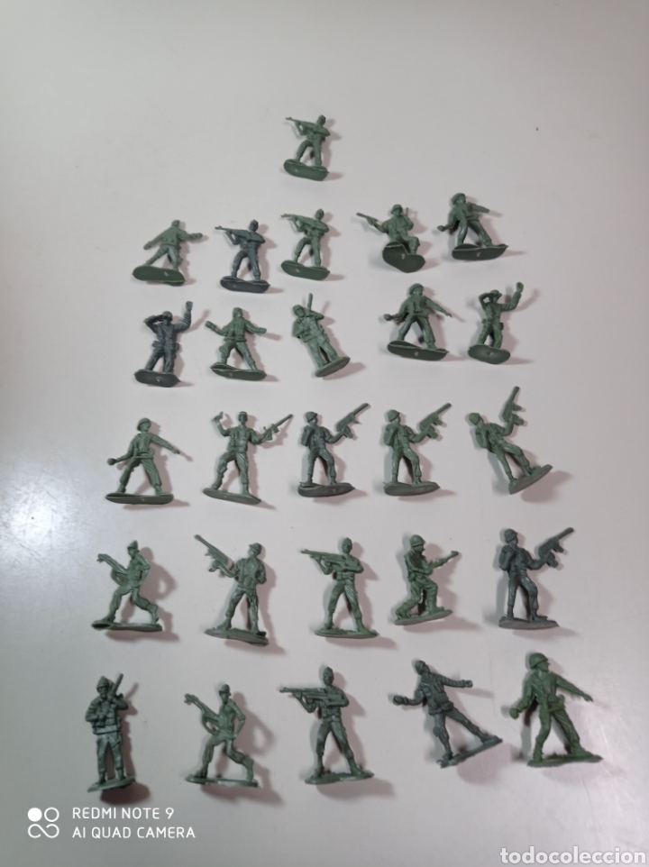 26 soldaditos de plástico monocolor de 4 cm de - Comprar en ...