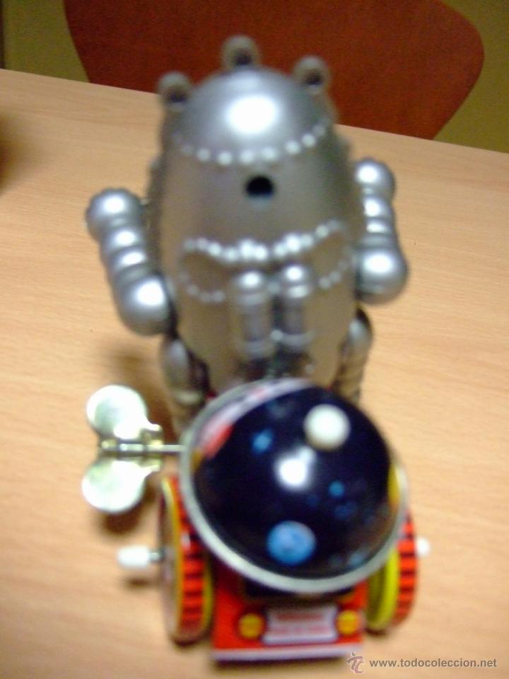 baby robot a cuerda de hojalata y plástico con - Comprar Juguetes ...