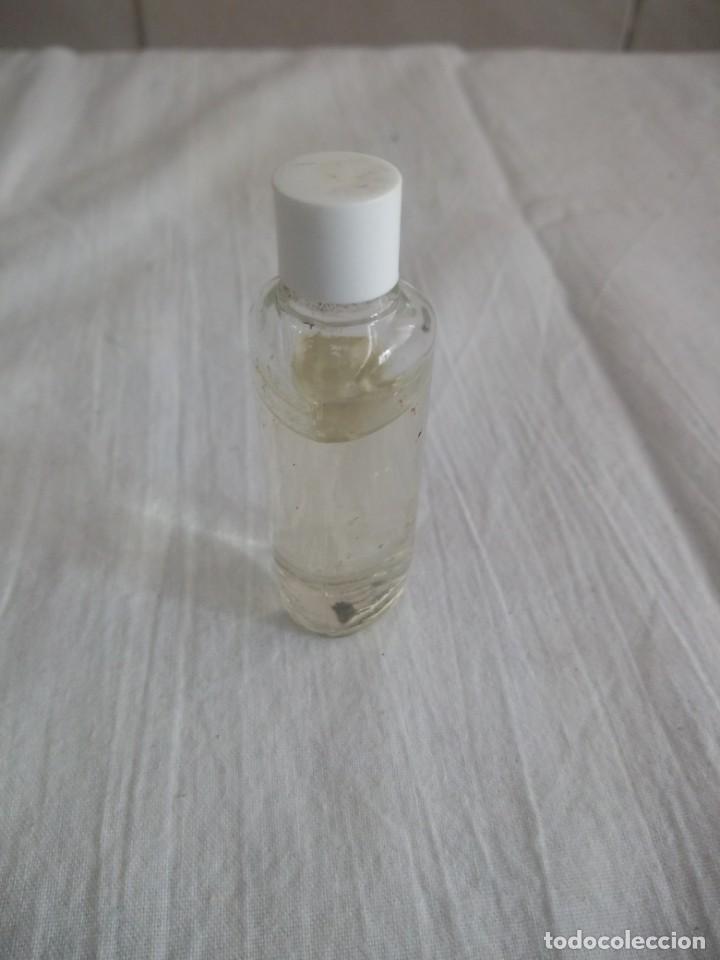 perfume sin marca la etiqueta se le ha caido 5 - Comprar Miniaturas de ...