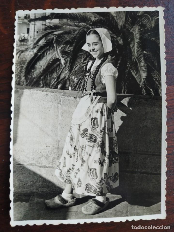 una fotografía religiosa de monja con hábito bl - Comprar Postales ...