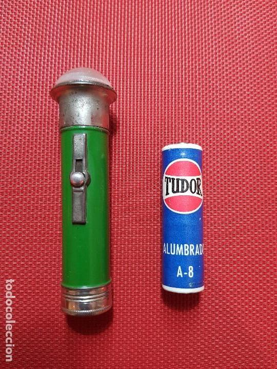 antigua linterna con su pila de la época - Comprar Lámparas vintage en ...